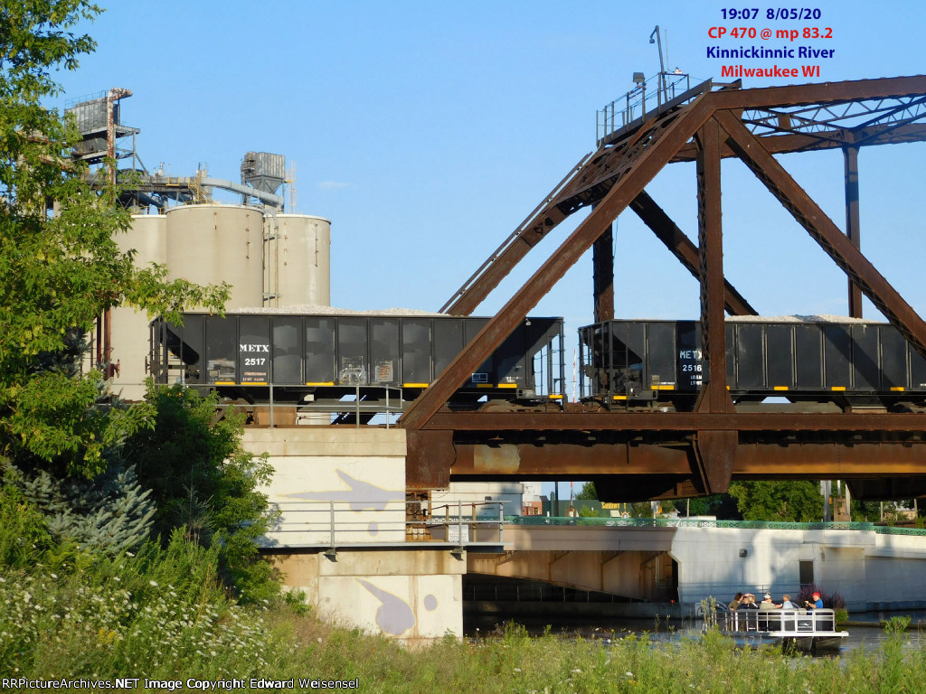 Metra-ic ballast on 470